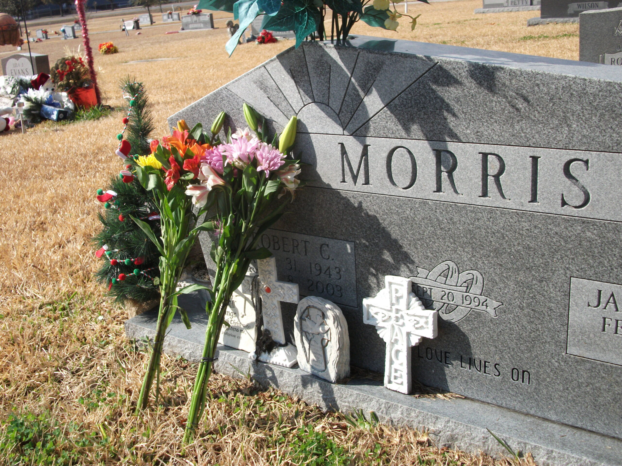 Gravesite Maintenance Services – The Cemetery Elves